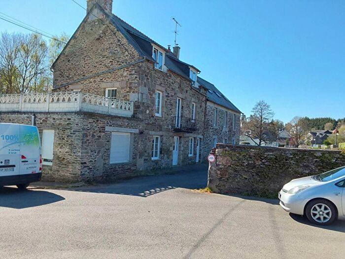 Maison à vendre - Carhaix-Plouguer - 5 pièces - 3 chambres