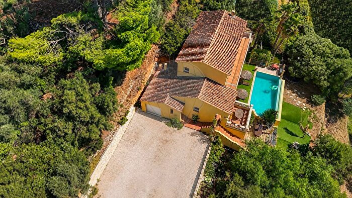 Ollioules, Colline Saint-Laze : Maison 10 pièces à vendre