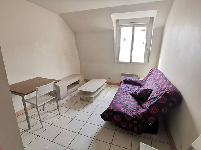Appartement 1 pièce à Couronne Centrale, Bourges, à louer