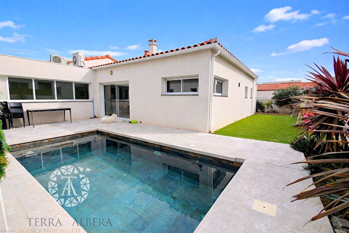 Maison à vendre - Villelongue-dels-Monts - 4 pièces - 3 chambres