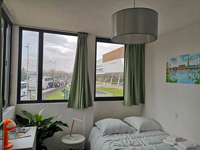 Appartement à louer - Bijou-Thouars, Talence - 1 pièce