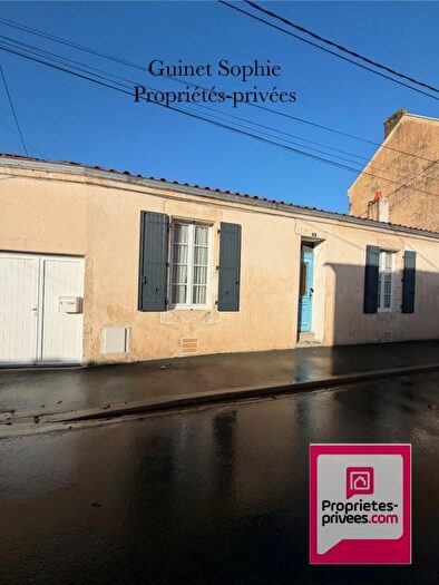 Maison à vendre - Luçon - 9 pièces - 3 chambres