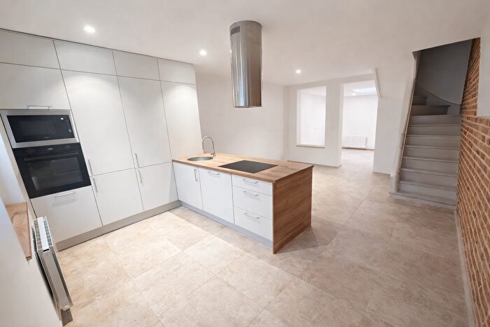 Maison à vendre - Amiens, Saint-Pierre - 3 pièces - 2 chambres