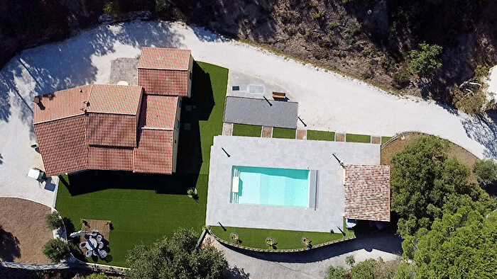 Maison à vendre - Collobrières - 9 pièces - 7 chambres