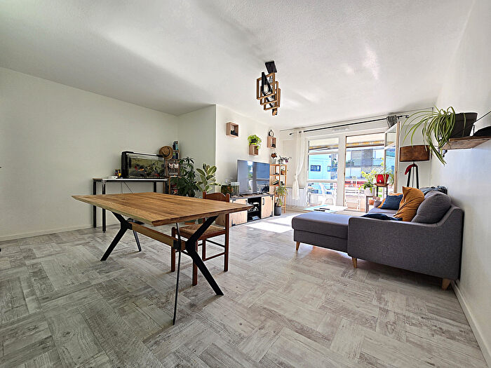 Appartement à vendre - Cran-Gevrier, Centre-ville, Le Vernay, Les Iles - 4 pièces - 3 chambres