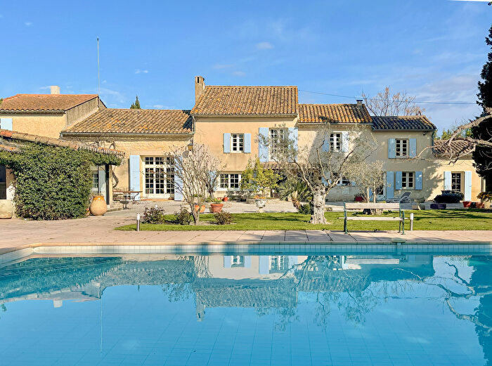 Maison à vendre - Eyguières - 15 pièces - 10 chambres