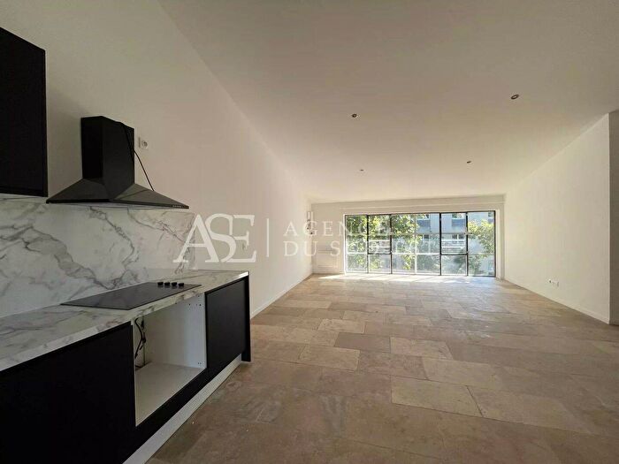 Centre Ville, Aix-en-Provence : Appartement 4 pièces à louer
