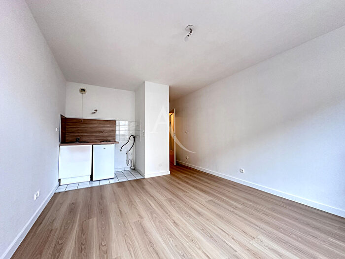 Appartement à louer - Reims, Courlancy, Porte de Paris, Bois dAmour - 1 pièce