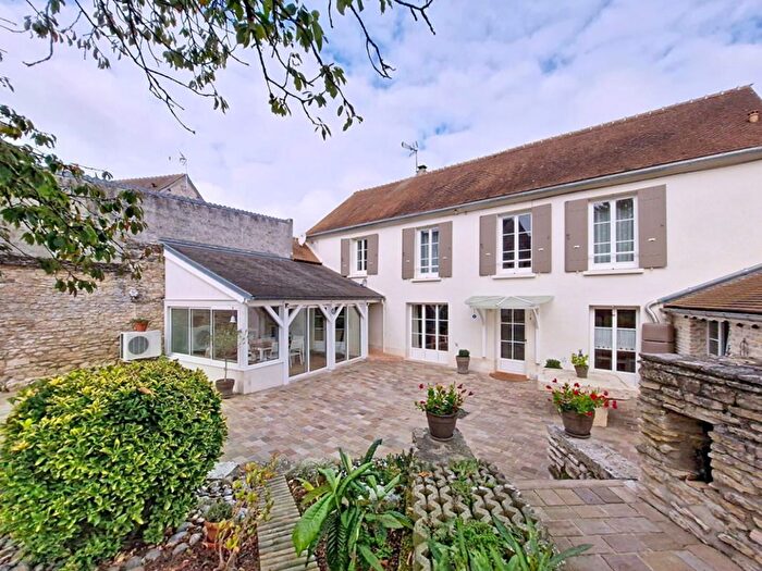 Maison à vendre - Magny-en-Vexin - 6 pièces - 5 chambres