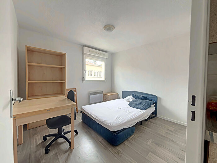 Appartement à louer - Saint-Étienne, Saint-Roch, Vivaraize, Valbenoite, Centre Deux - 1 pièce