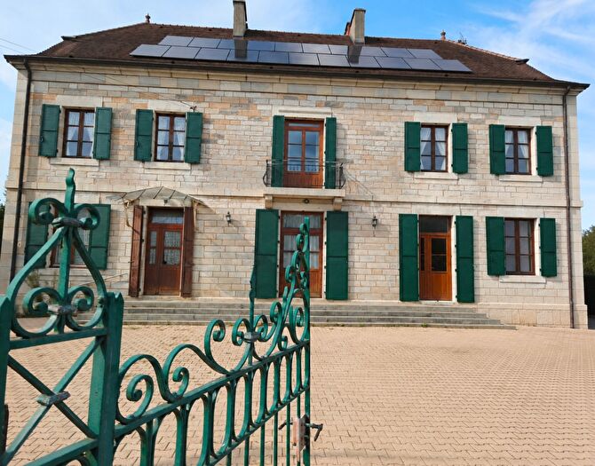 Chamblay : Maison 12 pièces à vendre