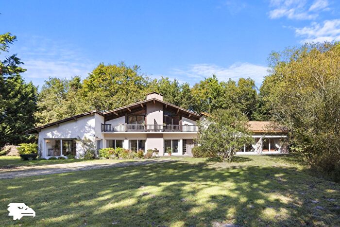 Maison à vendre - Gaillan-en-Médoc - 13 pièces - 9 chambres