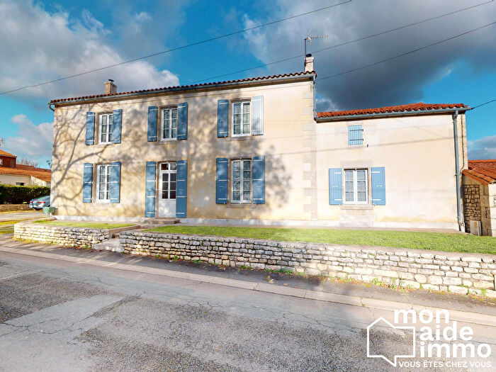 Maison à vendre - Benet - 6 pièces - 4 chambres