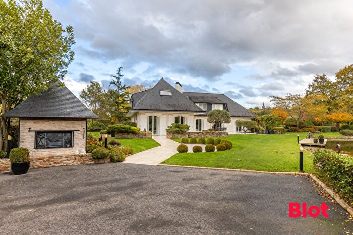 Maison à vendre - Tinténiac - 9 pièces - 4 chambres