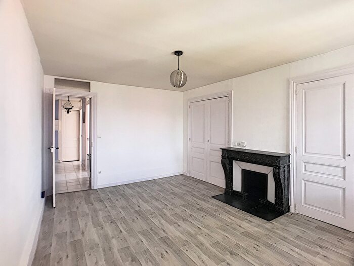 Appartement à louer - Villefranche-sur-Saône, Ouest - 2 pièces - 1 chambre