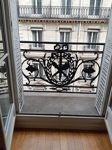 Appartement à louer - Hoche-Friedland, Paris ème arrondissement - 1 pièce