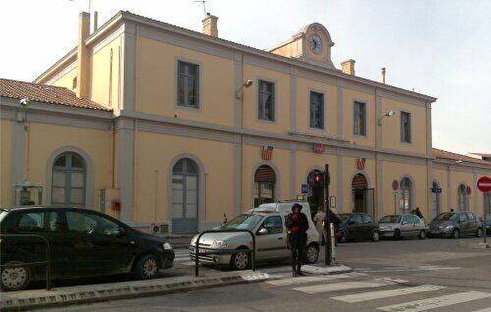 Appartement à louer - Saint Mitre les Granettes Pey Blanc, Aix-en-Provence - 1 pièce