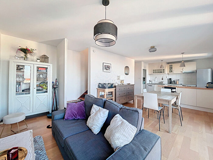 Maisons à vendre et appartements à louer - 1