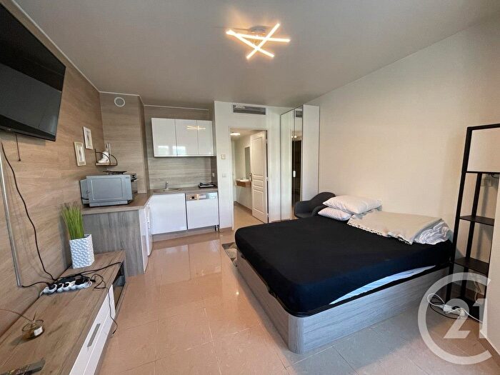 Appartement 1 pièce à louer à Nice, Californie, Carras