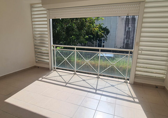 Appartement à louer - Saint-Claude - 2 pièces - 1 chambre