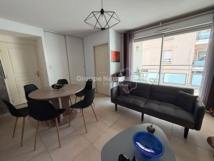 Jardins de la Fontaine, Nîmes : Appartement 2 pièces à louer