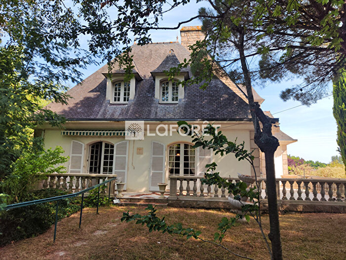 Maison 8 pièces à vendre à Ploumagoar