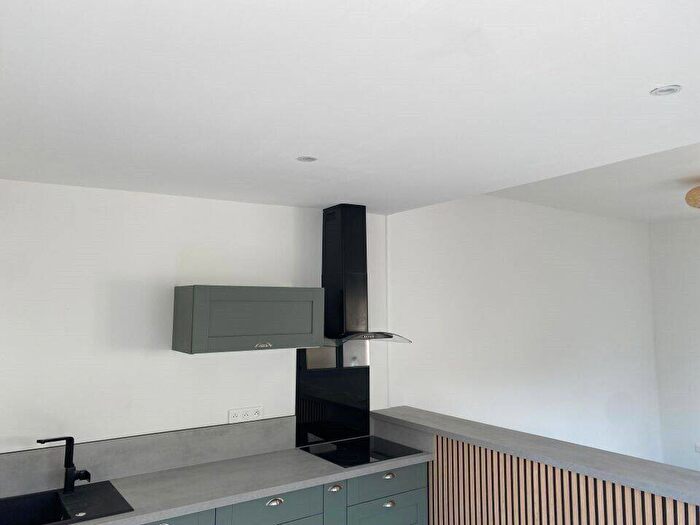 Maison à louer - Cavailles-Camparian, Cenon - 2 pièces - 1 chambre