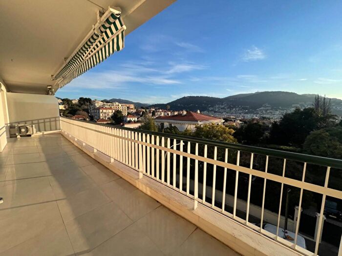 Appartement à louer - Cimiez, Nice - 3 pièces - 2 chambres