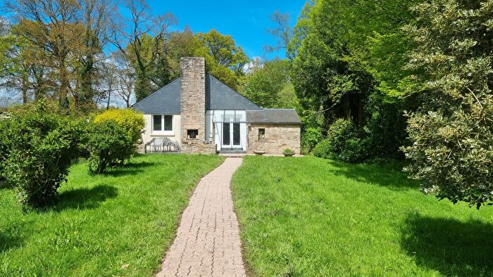 Maison à vendre - Le Haut-Corlay - 8 pièces - 4 chambres