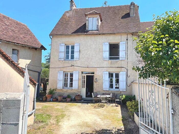 Cherveix-Cubas : Maison 7 pièces à vendre