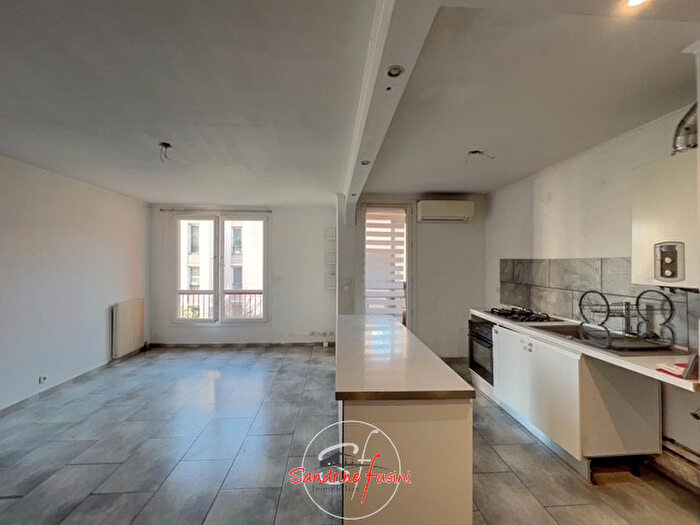 Appartement à vendre - Carros - 5 pièces - 4 chambres