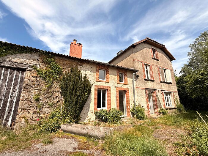 Peyrat-de-Bellac : Maison 6 pièces à vendre