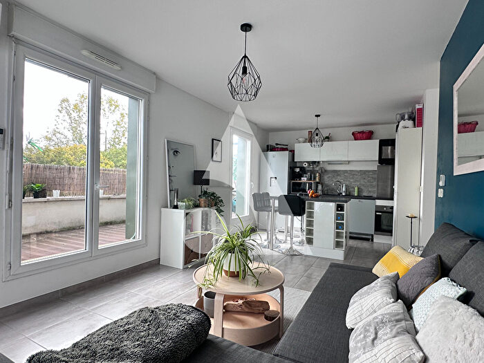 Appartement à vendre - Mennecy, Centre-ville, Gare, Châtries, Château, Bel-Air - 3 pièces - 2 chambres