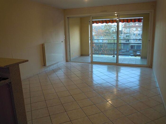 Appartement à louer - Le Péage-de-Roussillon - 3 pièces - 2 chambres