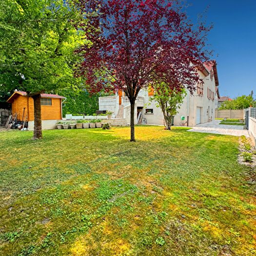 Bry-sur-Marne, Pépinière : Maison 8 pièces à vendre