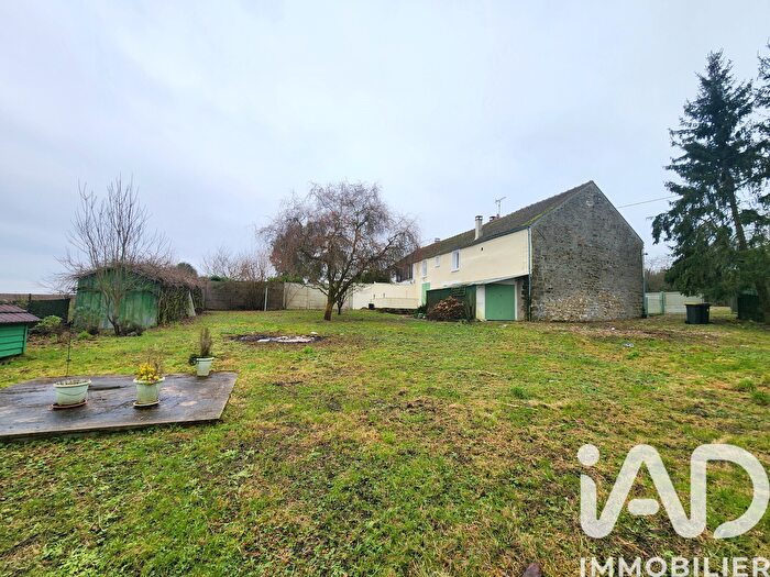 Maison à vendre - La Croix-en-Brie - 5 pièces - 4 chambres