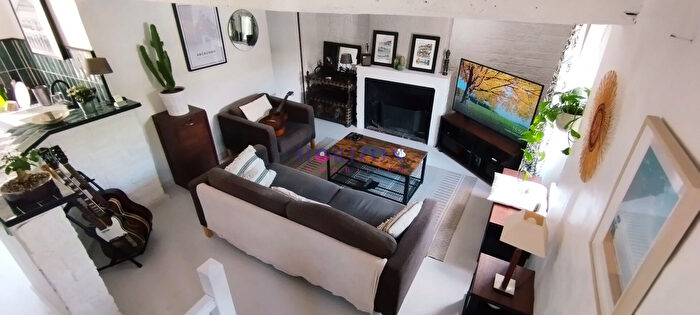 Appartement à vendre - Beaumont-sur-Oise - 3 pièces - 1 chambre