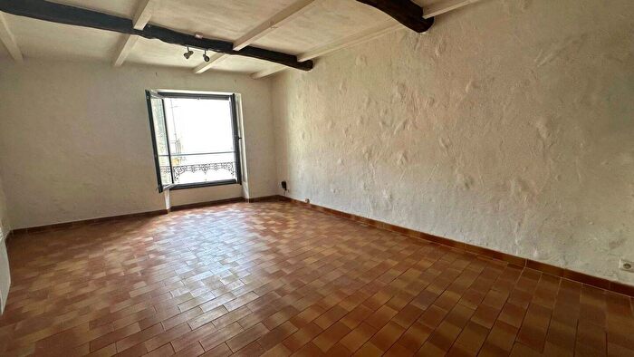 Appartement à louer - Peripherie Centre, Saint-Maximin-la-Sainte-Baume - 2 pièces - 1 chambre