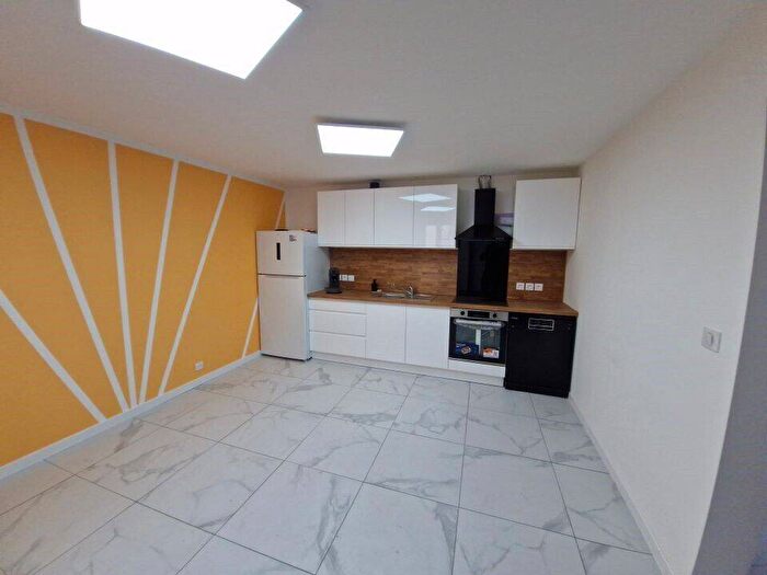 Appartement à louer - Centre Ville, Valserhône - 3 pièces - 2 chambres