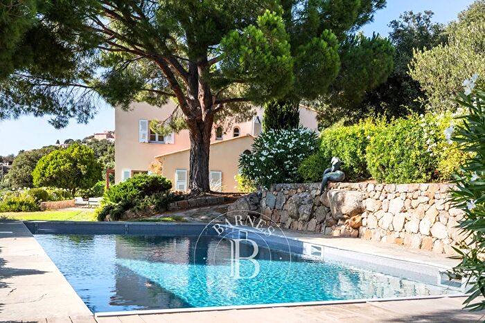 Maison à vendre - Lumio - 9 pièces - 7 chambres