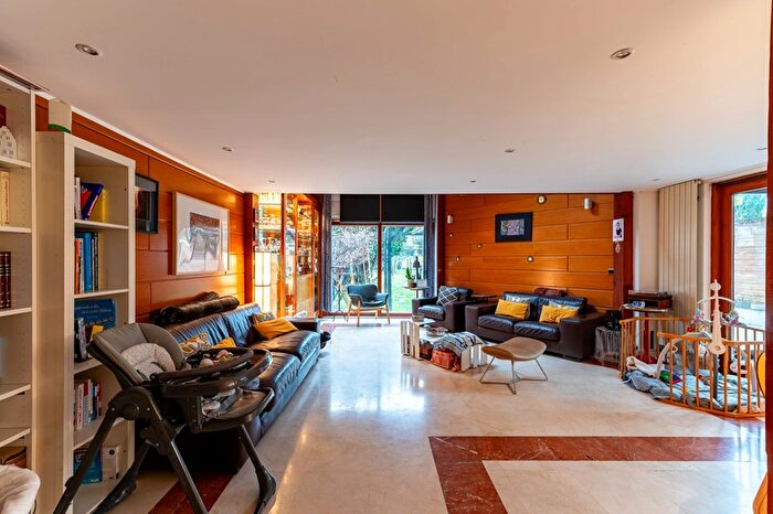 Maison à vendre - Livry-Gargan, LAbbaye - 9 pièces - 7 chambres