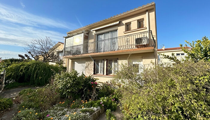 Maison à vendre - Saint-Cyprien, La Prade, La Vigie - 5 pièces - 4 chambres