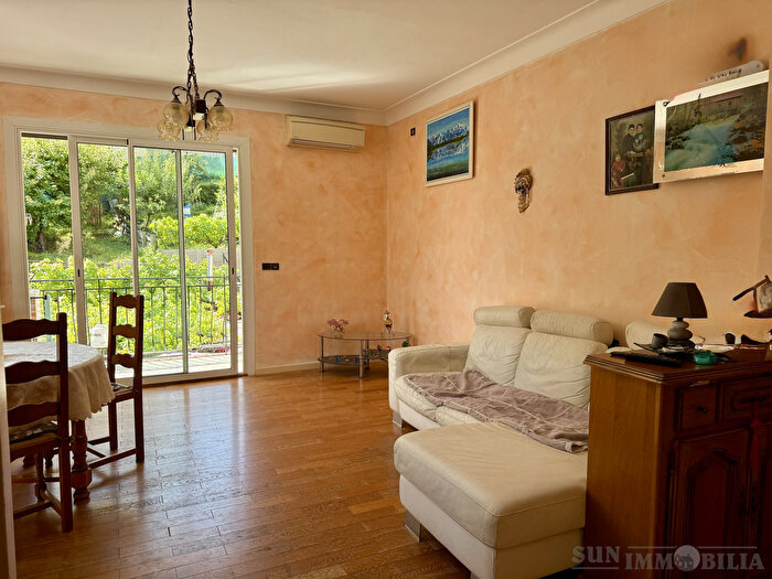 Appartement 4 pièces à Saint-Jeannet, à vendre