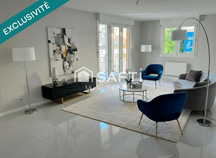 Appartement à vendre - Bourgoin-Jallieu, Centre-ville, Pont Saint-Michel - 4 pièces - 3 chambres