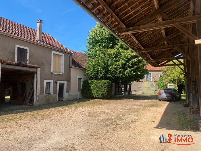 Maison à vendre - Saint-Sauveur-en-Puisaye - 7 pièces - 4 chambres