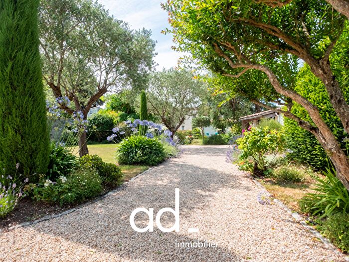 Maison à vendre - La Flotte - 12 pièces - 9 chambres