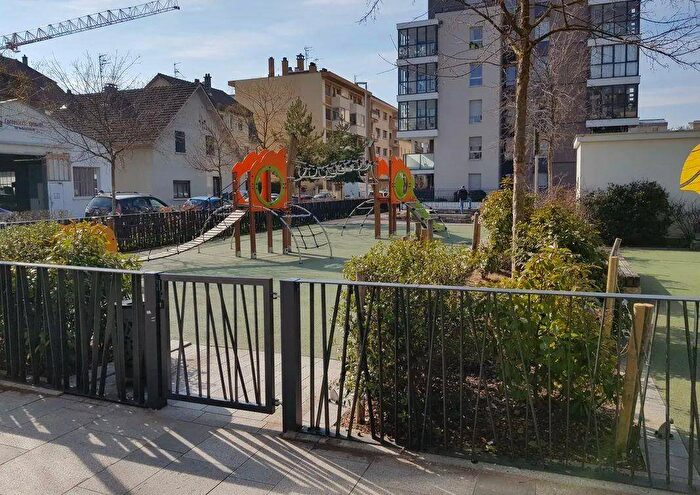 Appartement à louer - Annemasse - 3 pièces - 2 chambres