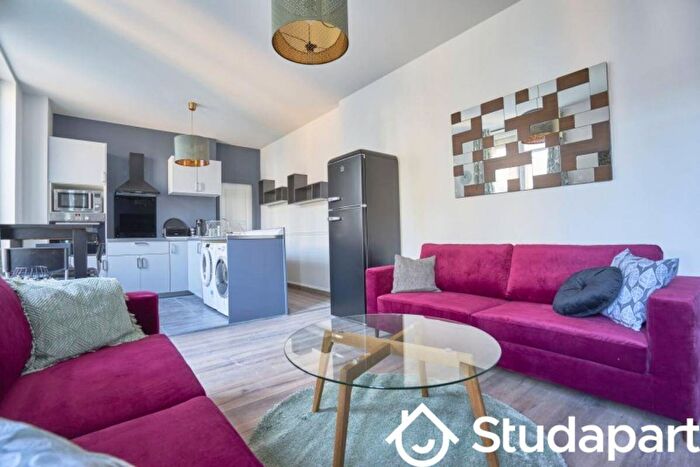 Appartement à louer - Centre Ville, Reims - 1 pièce - 3 chambres