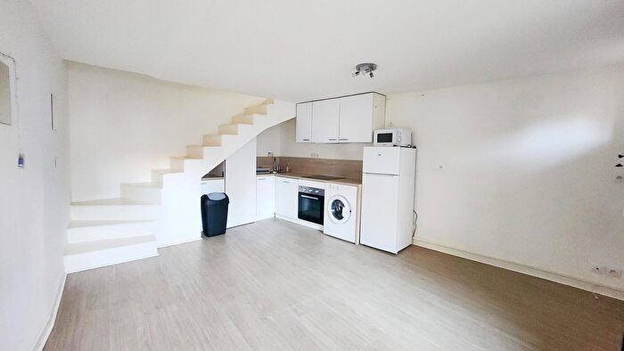 Maison à vendre - Fleurieu-sur-Saône - 2 pièces - 1 chambre