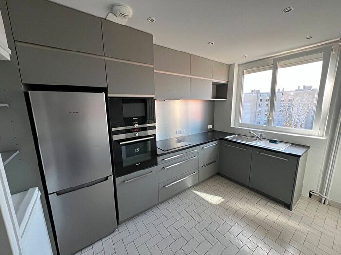 Appartement à louer - Le Centre-Gare, Roanne - 5 pièces - 3 chambres